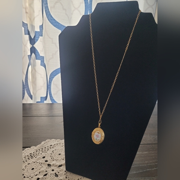 Avon | Jewelry | Vintage Avon Gold Tone Locket Porcelain Rose Flower ...